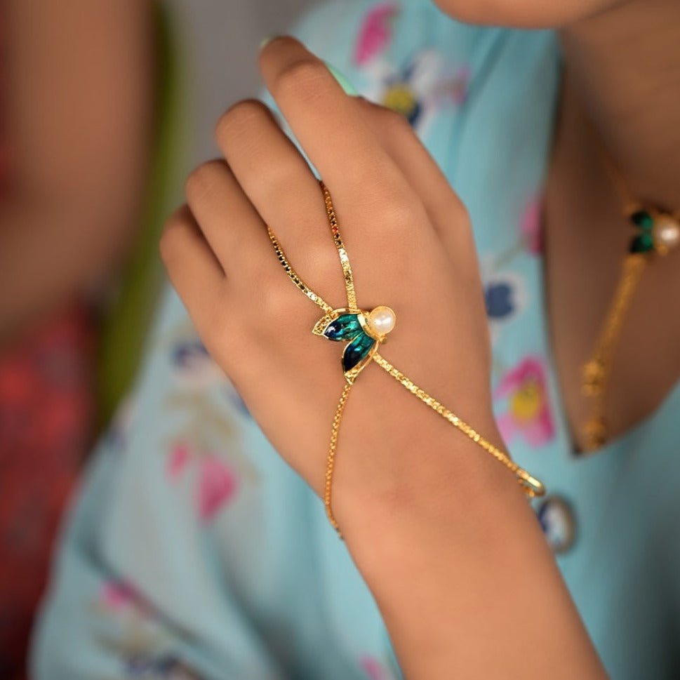 Small Butterfly Ratan Chur - Haath Phool